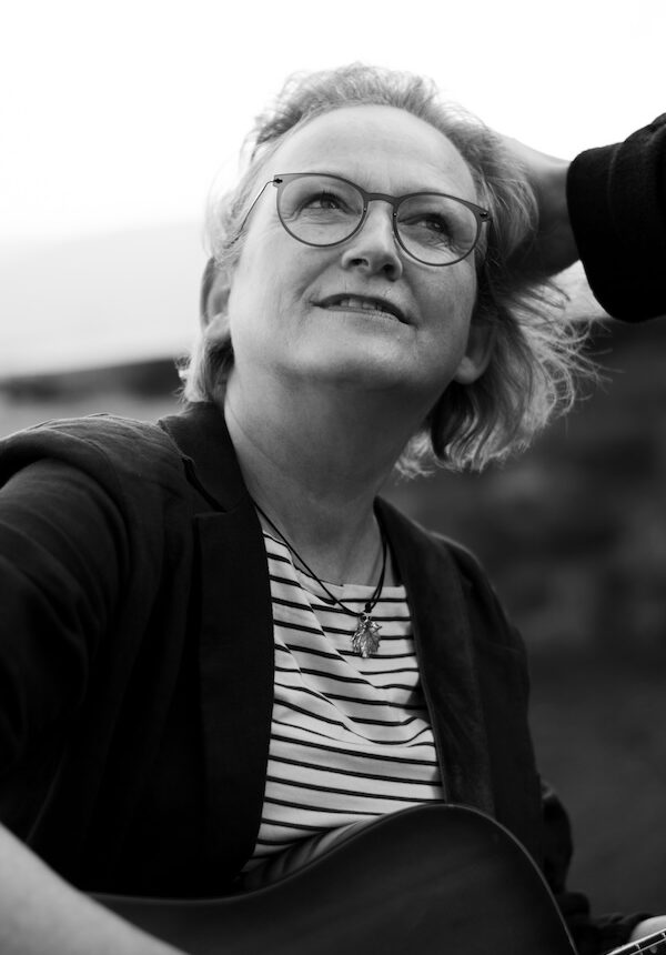 Marion Brix - Singer · Songwriter