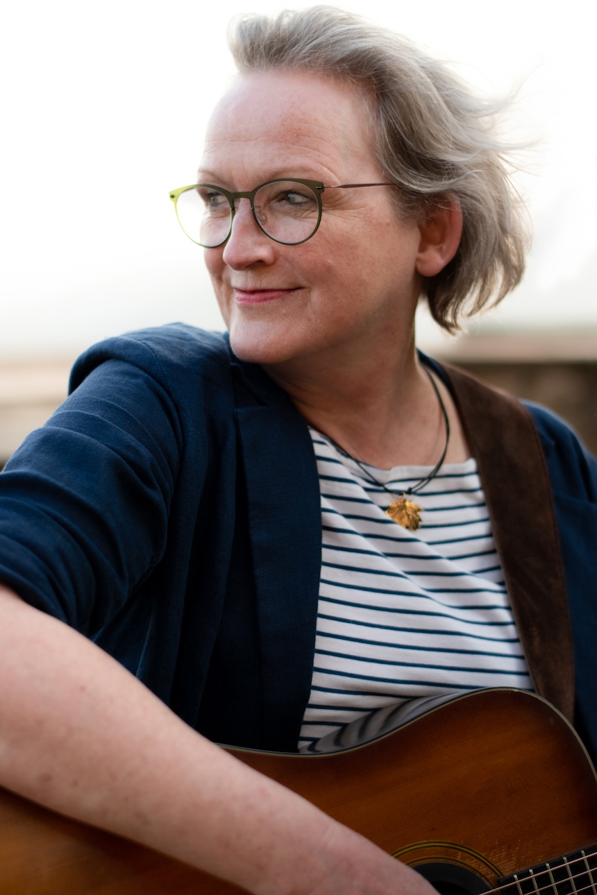 Marion Brix - Singer · Songwriter