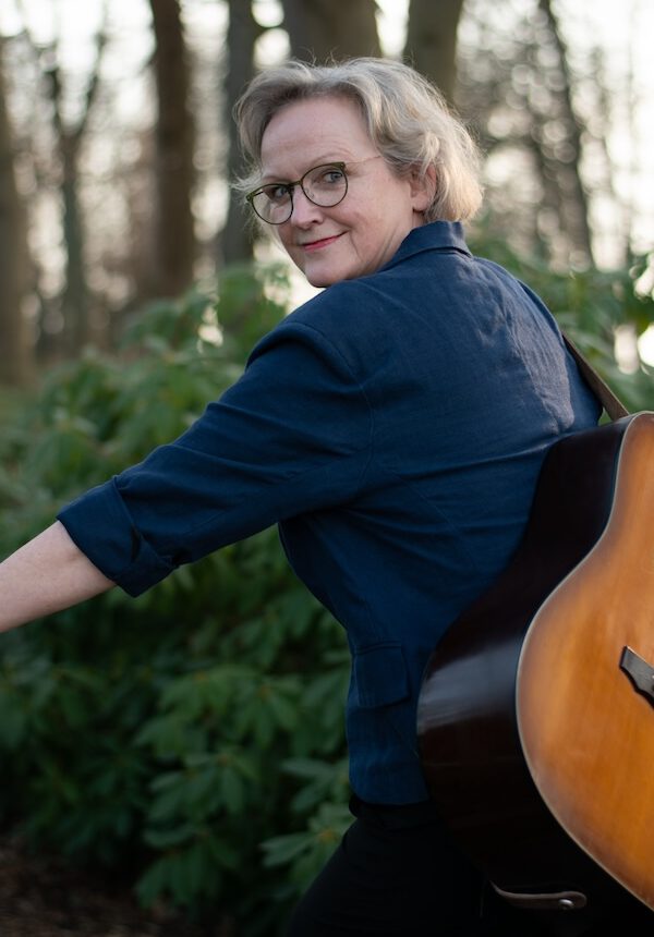 Marion Brix - Singer · Songwriter